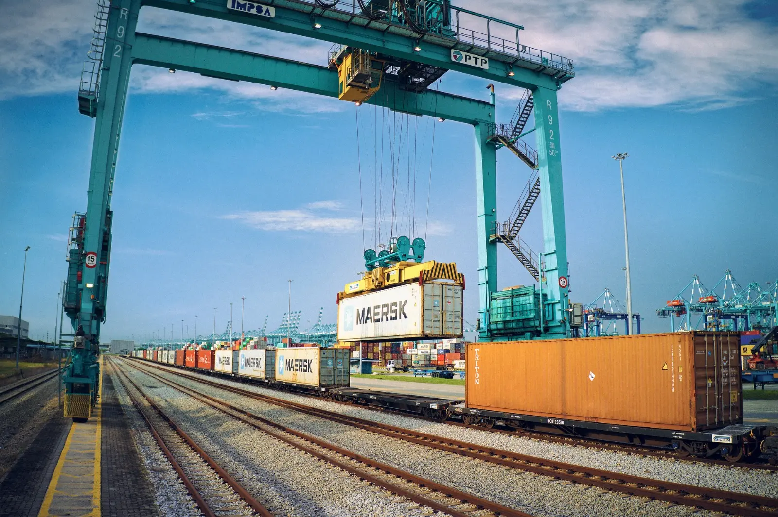 Nestlé Chile Inicia El Transporte De Sus Productos En Tren Como Una ...
